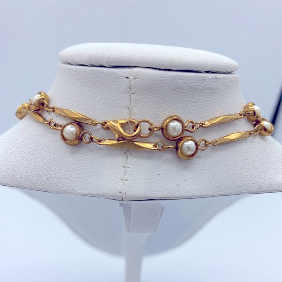 Unique Vintage | Jewelry | Vintage Gold Tone Unusual Design With Small ...